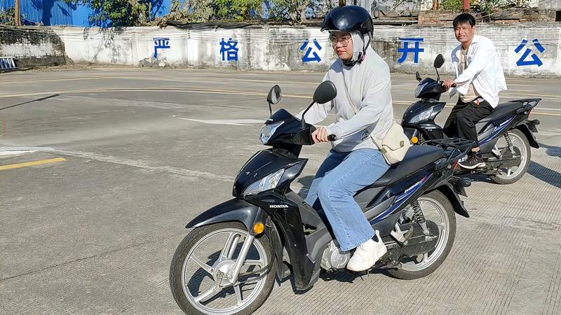 摩托车e证科目二考试流程