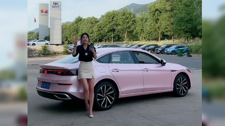 2022款大众凌渡,这颜值跟小姐姐好配,爱了爱了