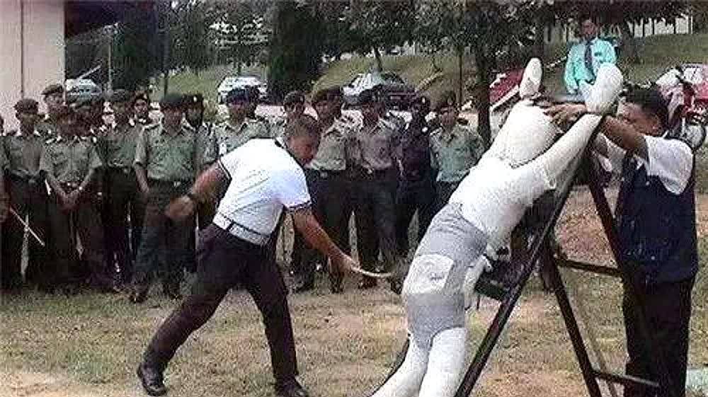 新加坡鞭刑是啥样?为何每个人听了都浑身起鸡皮疙瘩!