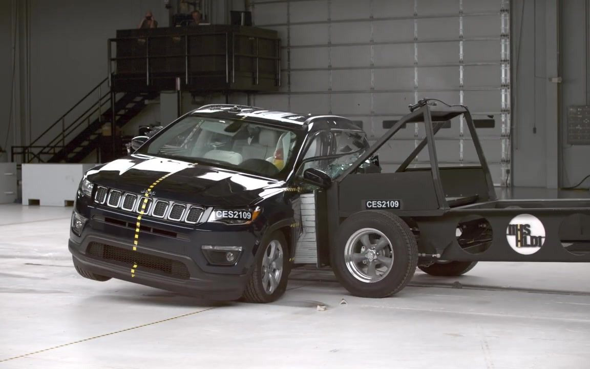 2021款 Jeep 吉普 指南者 侧面碰撞测试
