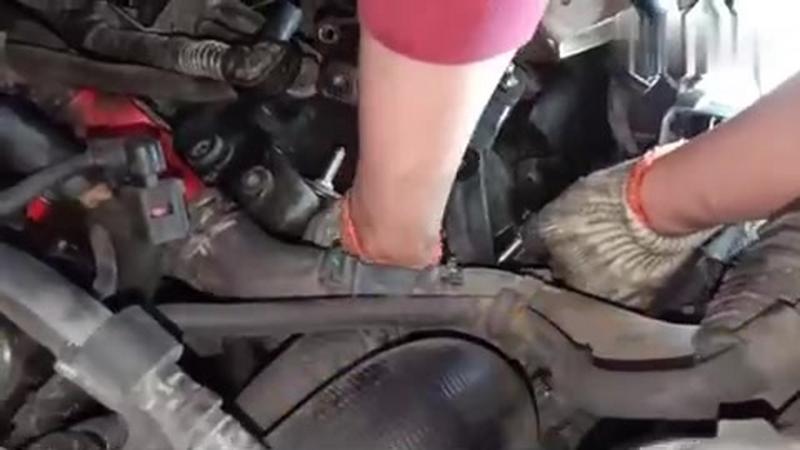 1.8t的大众速腾来店更换离合器,当发现终极配件时,车主不简单!