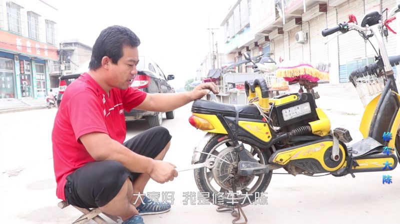 关于电动车刹车秘密，锈死的刹车很难换？这样操作轻松解决！