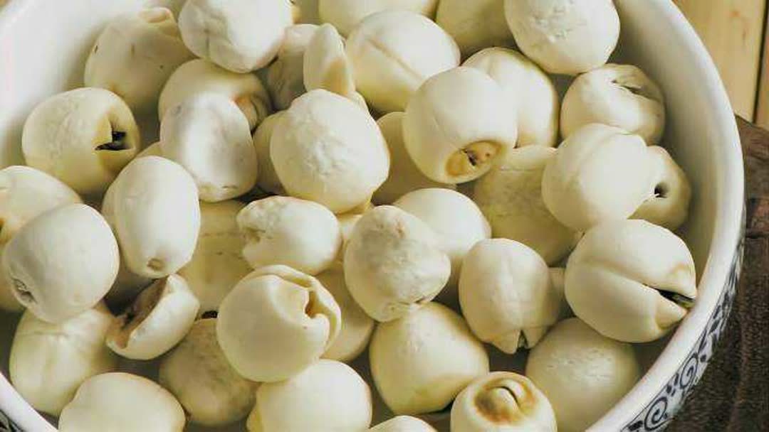 莲子芡实粥的食物和做法,小便频繁的人学学丨养生粥