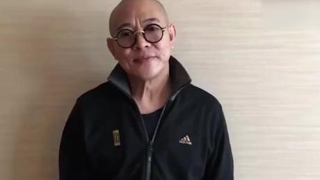 李连杰二哥因癌症去世,李连杰在葬礼现场悲痛欲绝!