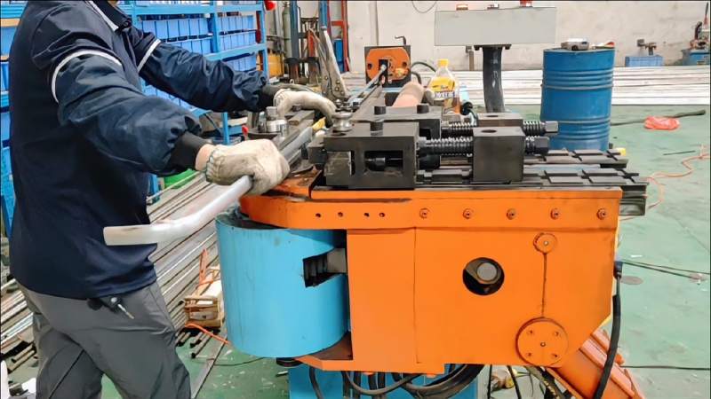 液压抽芯弯管机,半自动弯管机视频!弯方管不变形!