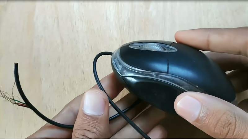 如果你有一只坏掉的鼠标,不要扔,看牛人怎么将它做成强大的东西