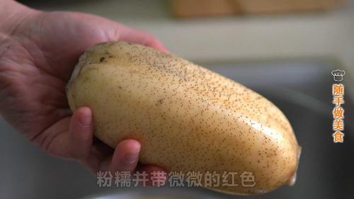 湖北名菜排骨藕汤的正宗做法,记住这三步,莲藕粉糯,汤浓又好喝