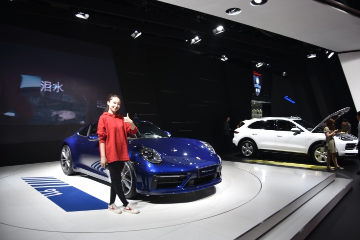 探秘成都车展保时捷展台