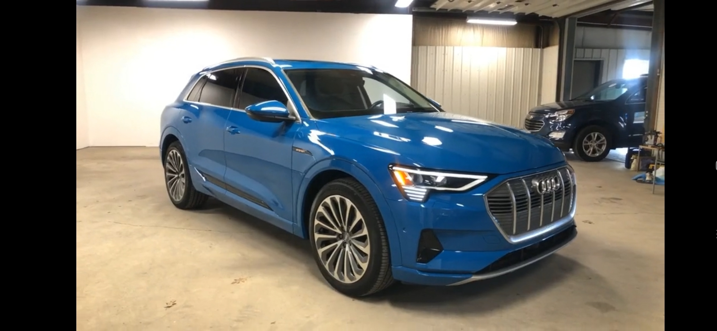 高端纯电SUV 实拍奥迪e-tron,5.7秒破百 续航470公里