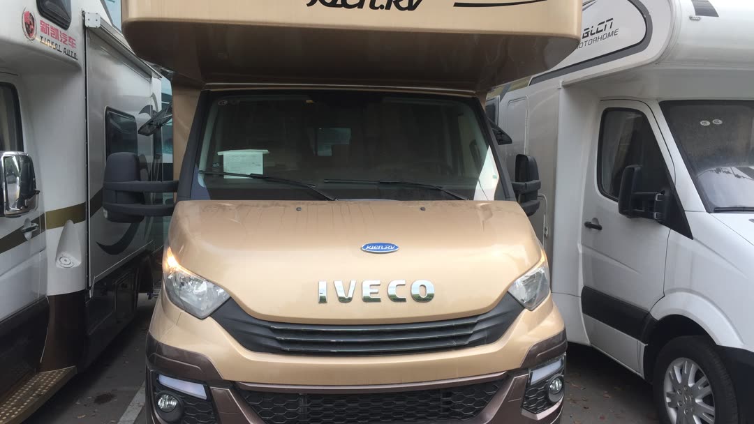 最新款进口依维柯C型双拓展旅居房车视频介绍