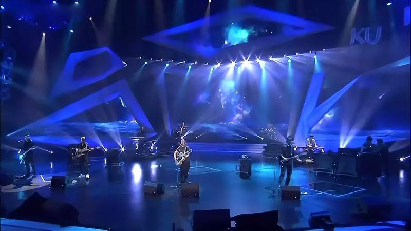 听完许巍现场演唱《曾经的你》，你就知道什么是正宗摇滚，太催泪
