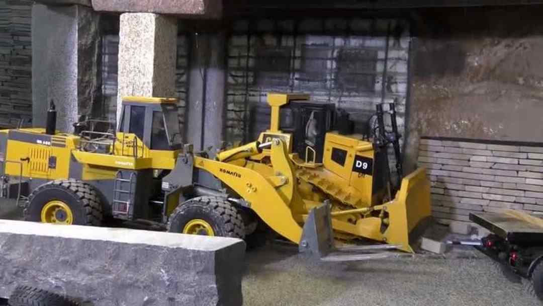 工程车玩具重型设备故障轮式装载机真实事故现场真人实拍视频