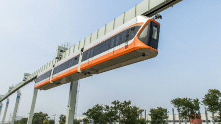真牛:我国的悬挂式单轨列车,离地10米,最高时速高达80公里