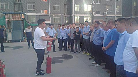 小井公交枢纽站6月份驾驶员安全生产例会(6)