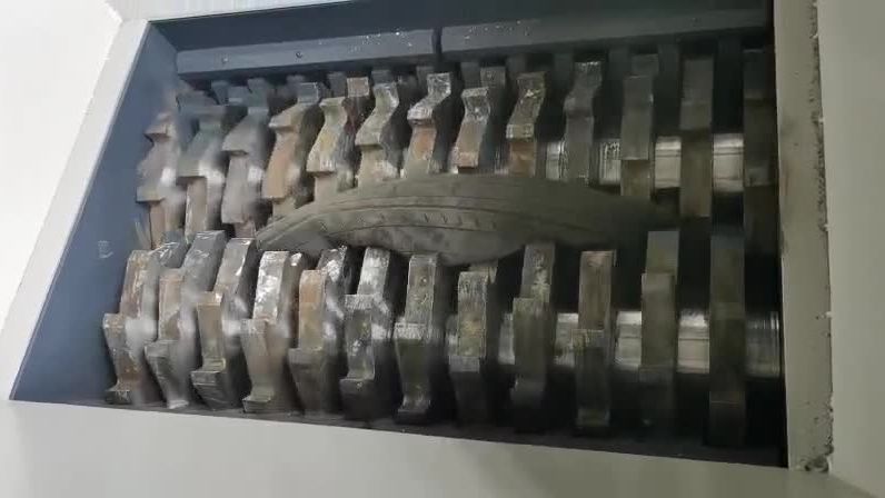 轮胎,玻璃,pe管道,ABS通用撕碎机