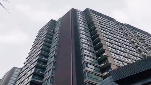 高空作业我看不清他有没绑安全带