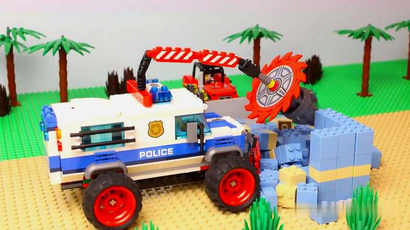 卡通益智动画 带着巨大钻头的怪兽卡车