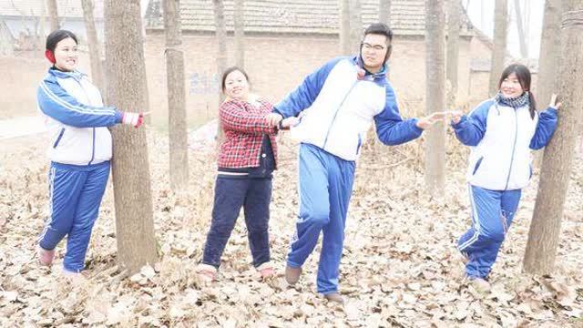 童年小伙伴玩"摘苹果"游戏,几个人玩...
