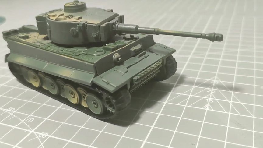 试玩17元军事模型虎式重型坦克,号称二战无敌,成品翻车了吗