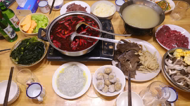 200块成本、在家就能吃上高标准火锅、菜品精致丰富