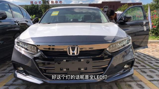 2022款全新本田雅阁幻夜版实车到店实拍,原厂自带小尾翼太帅了!
