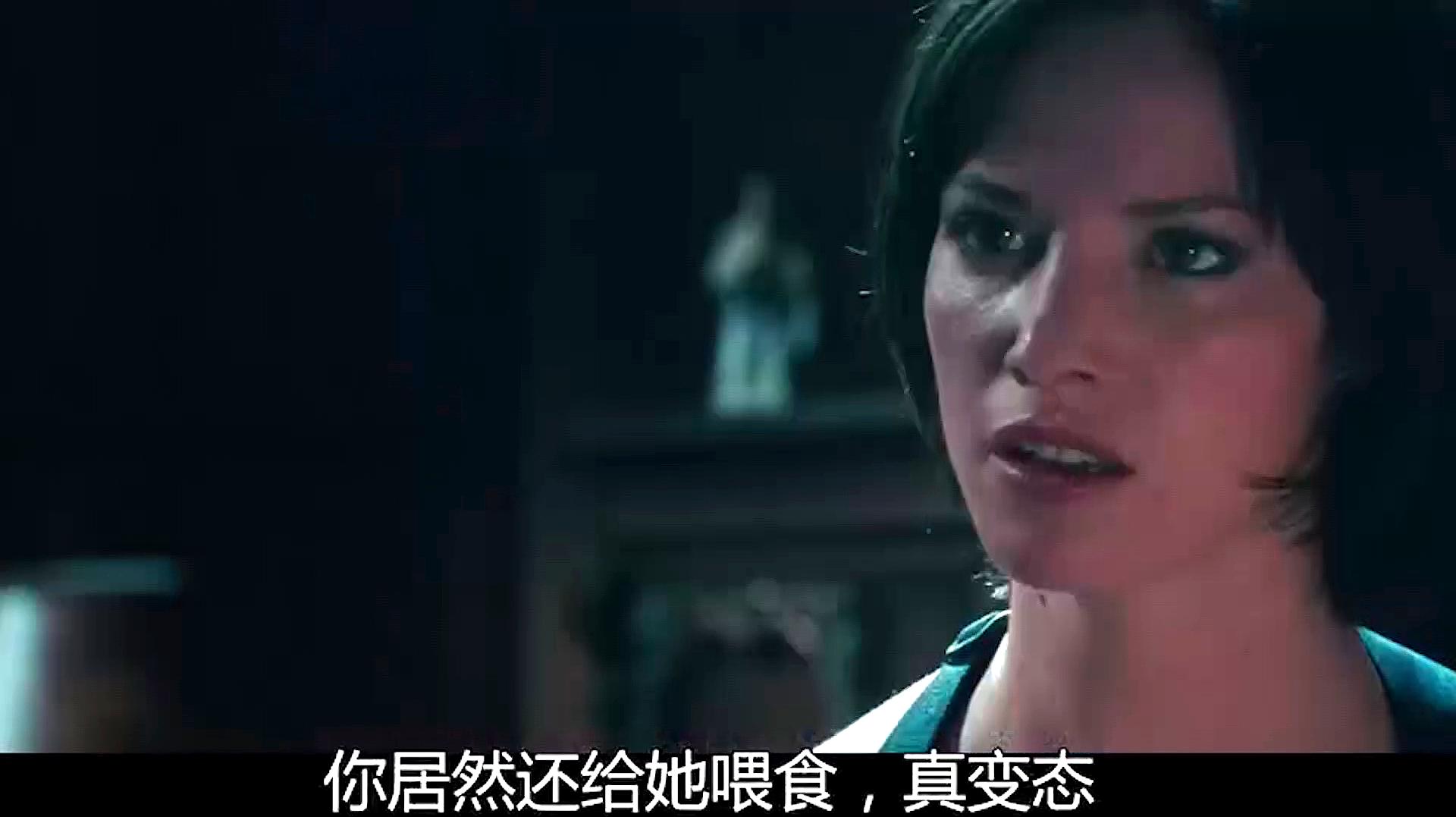 神父为了让变成丧尸的妹妹活下去,竟变态到用人肉来喂养她!