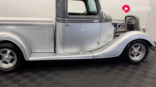 1935年的福特皮卡车,在当年,就是很经典的一款!