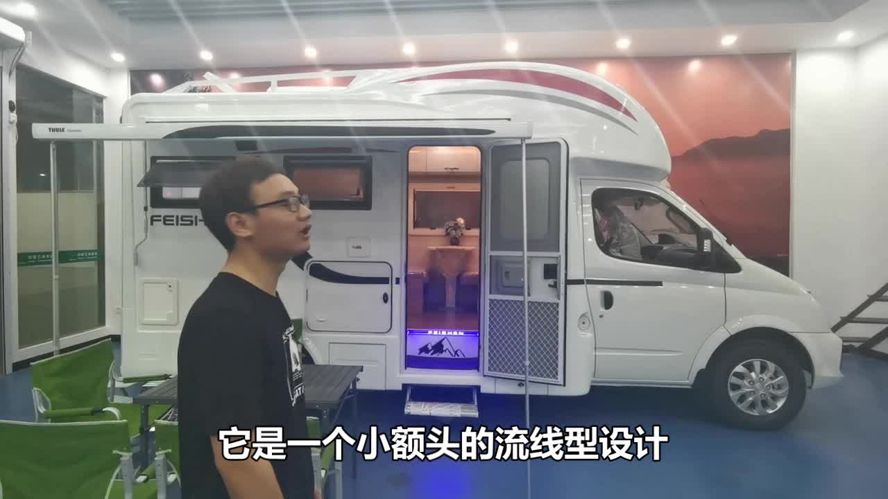 30多万的房车带可伸缩双人床移动卡座,旋转副驾驶座椅