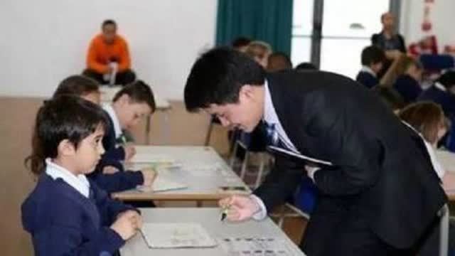 "九九乘法表"走出国门!网友称:要买几个印有口诀表的铅笔盒送老外!