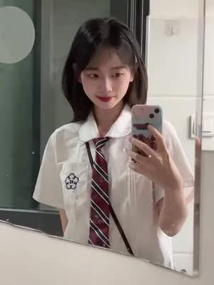 喜欢的动漫当然要用笔画下来啦