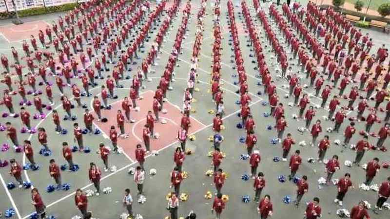 千名小学生课间打快板,诵读弟子规