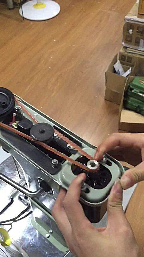 168装订机皮带松了导致针不转