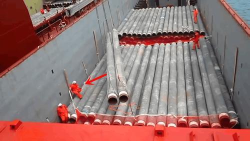 海上吊装可不是那么好干的, 这48秒可以用惊心动魄来形容