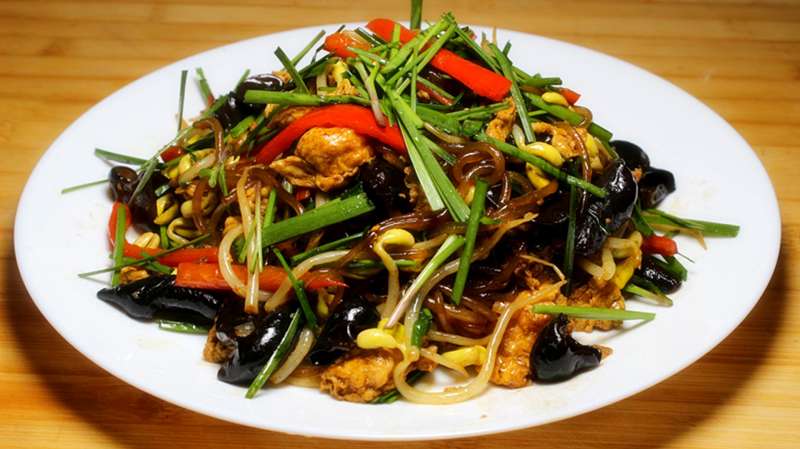 家常菜的做法,既简单又美味,营养也很丰富是下饭的必备菜