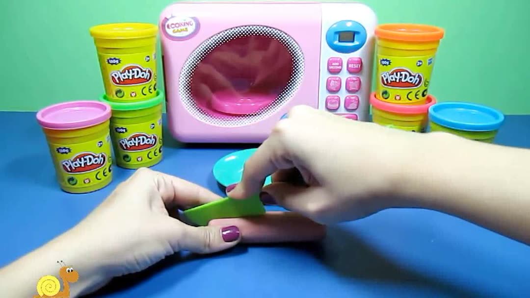 简单的儿童手工橡皮泥热狗