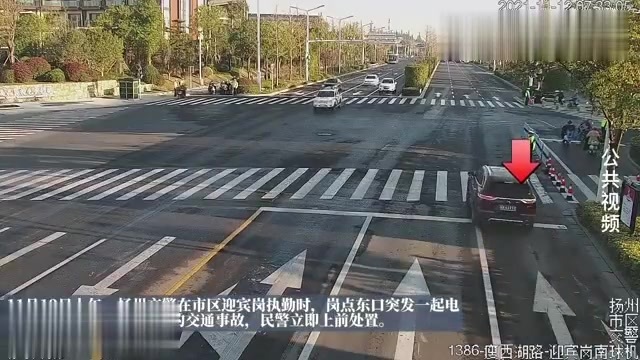 机动车转弯注意观察,骑电动车规范佩戴头盔