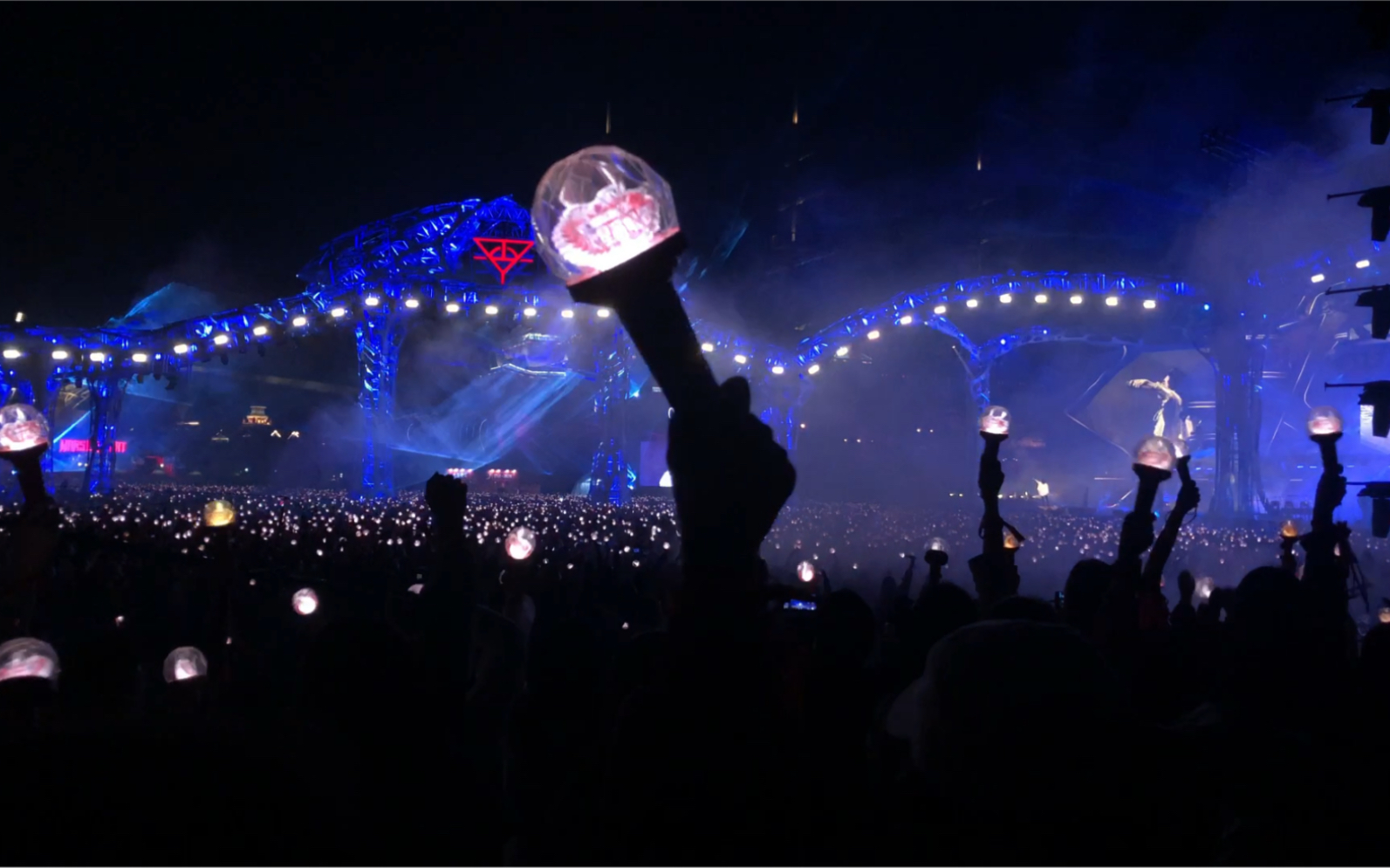 《黑白艺术家》首唱无缝衔接《齐天大圣》,爽得不止一星半点