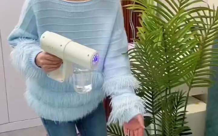 以后就离不开这个消毒喷雾枪 了,进家门的东西都要喷一喷,走到哪都用...