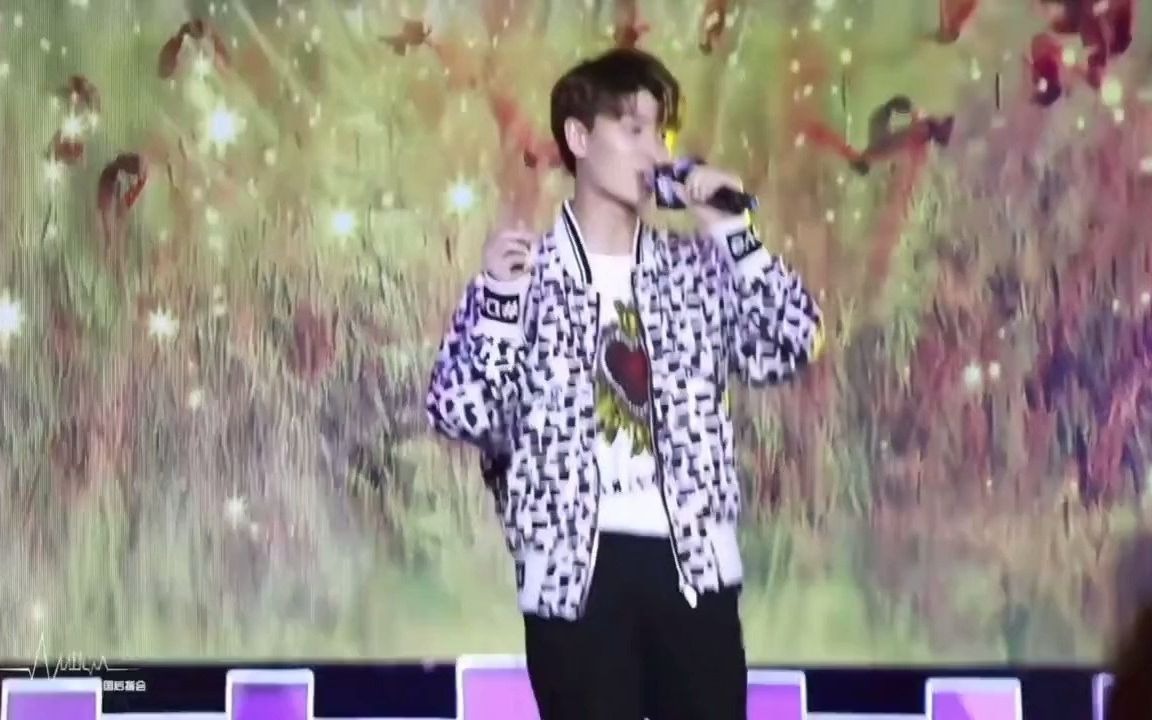 【任嘉伦】生日会上一首《稻香》唱的人心里暖暖的