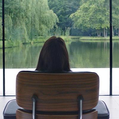 电动车消除了大部分噪音和震动,同时相对规整的车内空间有利于声场...