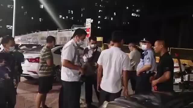 深圳10车遭清洁液“毁容”,清洗负责人签承诺书,称将再做沟通