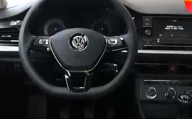 大众朗逸车内功能演示,家族式设计,做工精致,网友:手动挡耐用