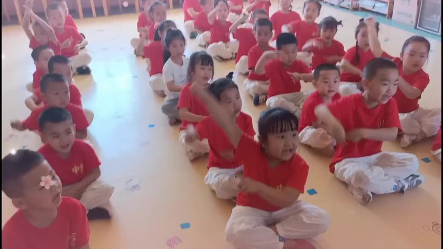 我们也来一波 《万疆》手势舞~