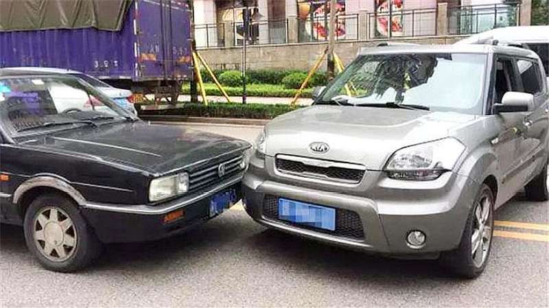 汽车发生交通事故怎么办?记住不要慌,按照这个顺序处理准没错