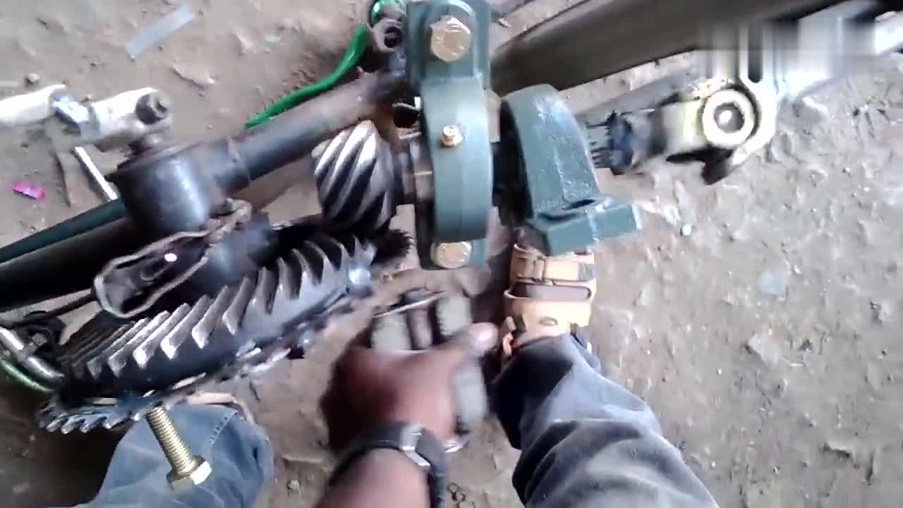 没有链条也能转的自行车,只靠几个齿轮实现传动