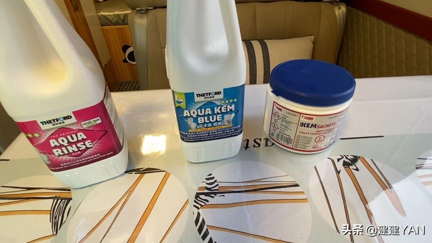 房车便携式马桶用后倾倒初体验,其间又发现排风扇坏了ߘ