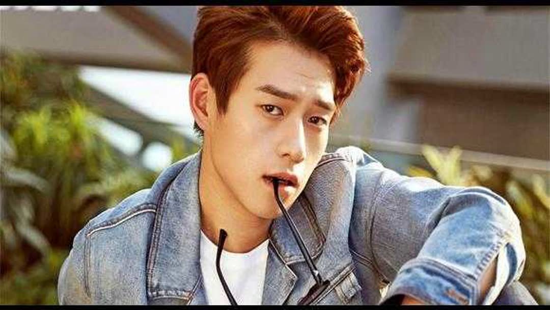 魏大勋唱歌超过专业歌手,一如既往的好听,被演戏耽误的歌手