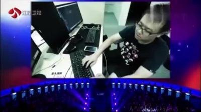 自信"IT男"自称是整个行业的颜值担当,一段街舞征服众人