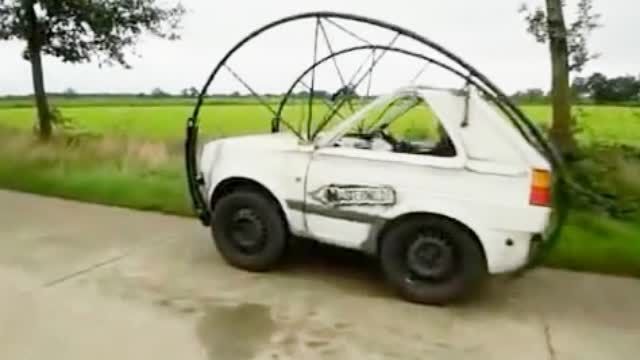 滚车不倒翁,会翻跟头的小汽车,想试驾吗?