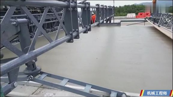 来自韩国的专业修水泥路大设备,高效设备修出的路很平